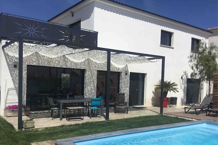 Villa 110 M2 Au Calme 3 Chambres Avec Piscine - Marseille