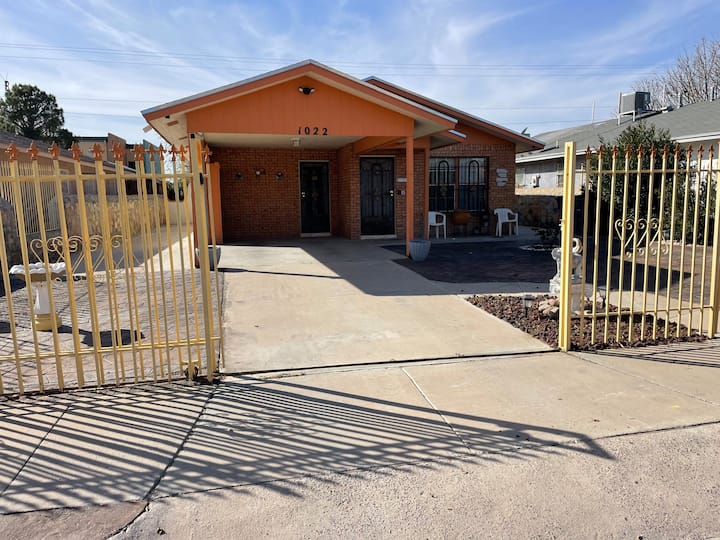 3 Bedroom, 2 Bath With Covered Parking El Paso - El Paso, TX