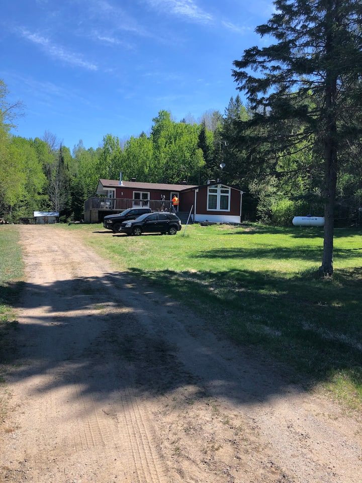Beautiful 3 Bedroom 2 Full Bath On 26 Acres - Ontario 60