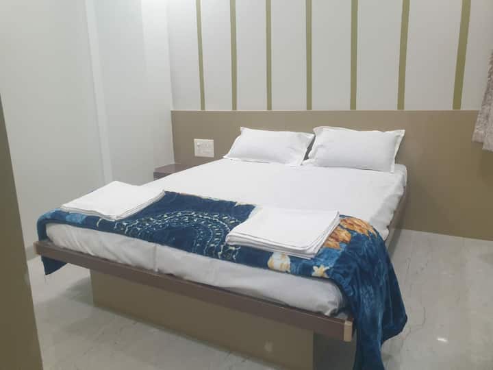 Taj Bi Plaza 
Entire Homestay - オーランガーバード