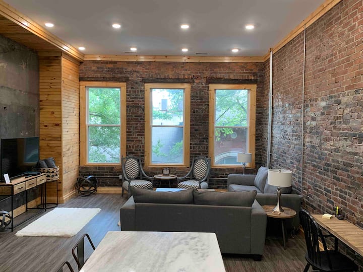 On The Bricks - Historic Downtown Apartment - Paducah, KY
