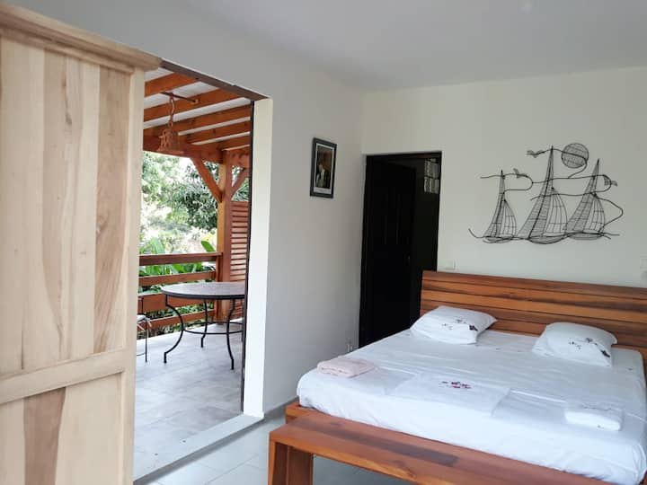 "Ti Vanillier" Petite Vanilleraie . - Guadeloupe