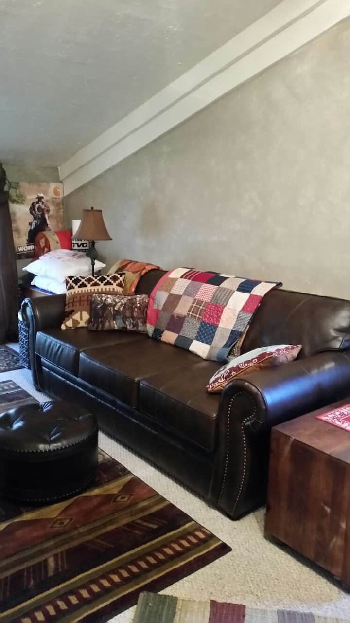 Beautiful Victorian Horse Ranch (Bunkhouse) - Kelso, WA