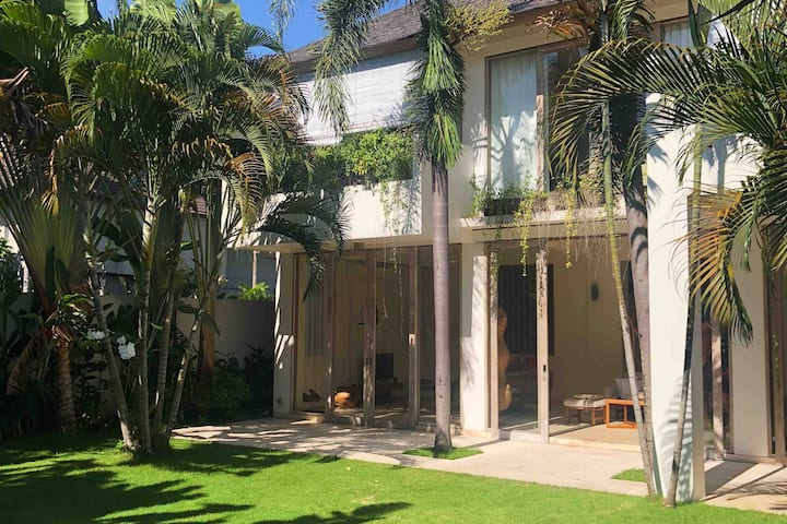 Stylish 3 Bedroom Villa-amazing Canggu Location - Canggu