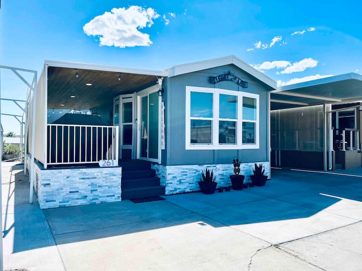 Island Getaway At Sams Beachcomber Rv Resort - Lake Havasu City, AZ