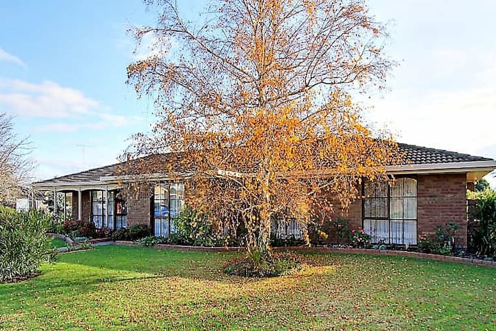 King Single In Traralgon - Traralgon