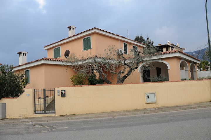 Orthilippa Giardino In Villetta Bifamiliare - Orosei