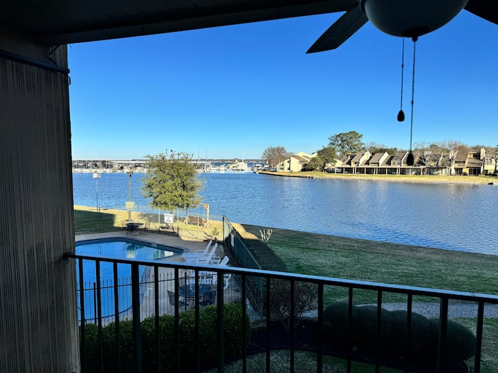 Waterfront Modern Condo At Walden On Lake Conroe - Conroe, TX