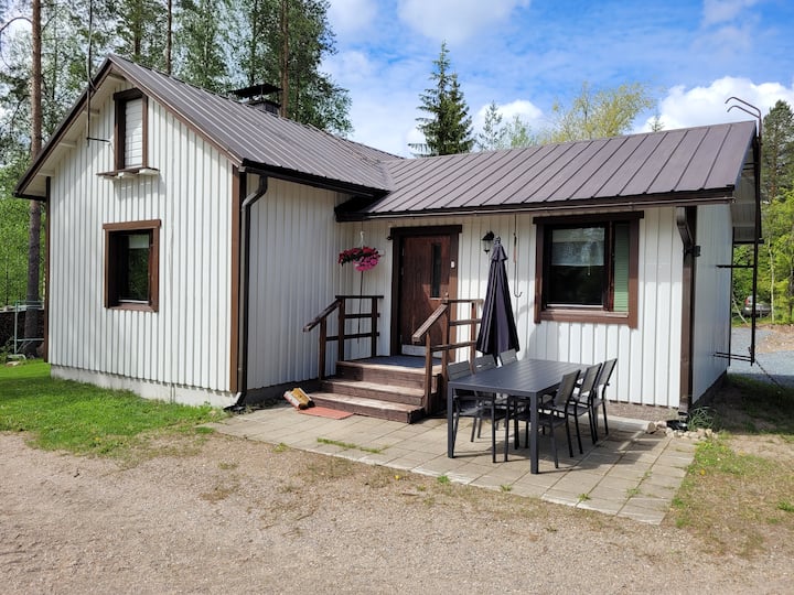 Mummonmökki, Rauhallinen Sijainti Kylän Lähellä. - Rautavaara