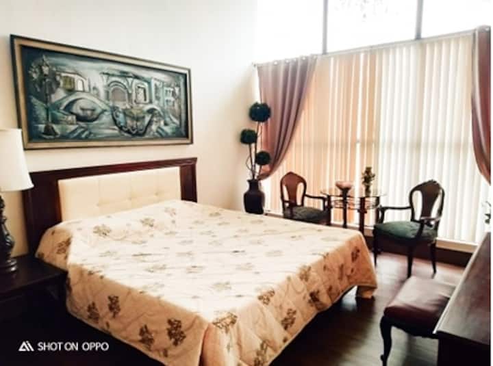 Gp Suites-venetian Lounge - Candelaria