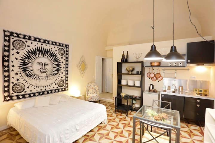 The White Studio Flat With Air Conditioner. - Pisa
