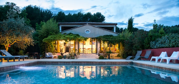 Une Maison Partagée, Chambre Et Salle D'eau Privée - Mallemort