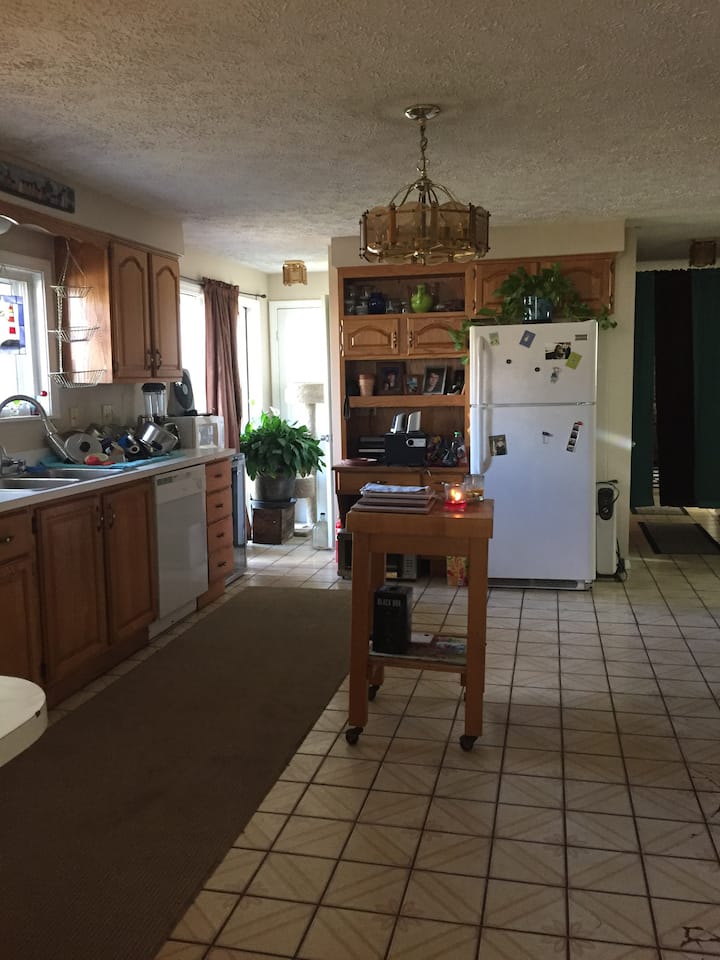 Separate Entrance, Close To Hospitals And Downtown - Manchester, NH