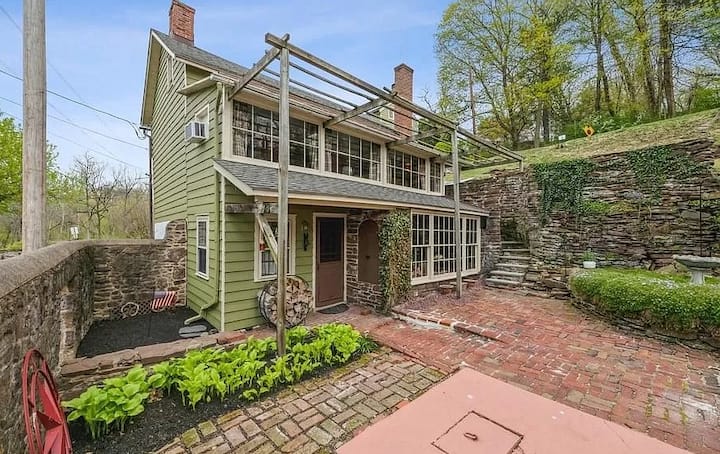 Restored 1840s Mill Worker Cottage - New Hope, PA