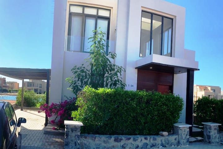 4 Bedroom 4 Bathroom Villa, Directly On A Lagoon. - Hurghada