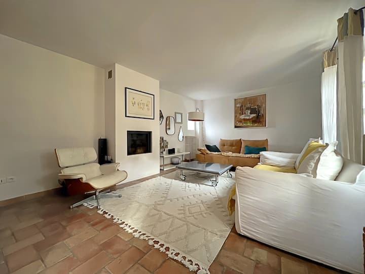 Bastide Provençale Proche Aix En Provence - Trets