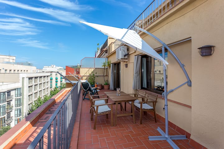 Lovely Penthouse With A Terrace - Barcelona