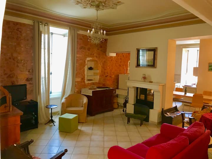 Le Figuier: Charmante Maison De Village Roussillon - Roussillon