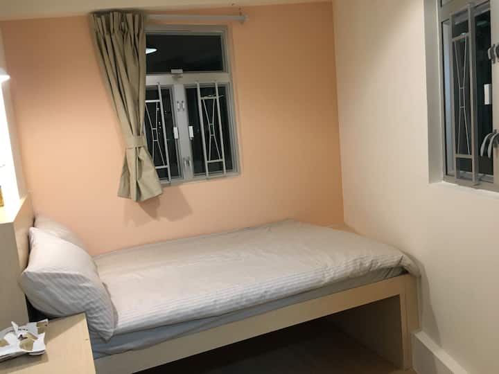 Roomy Double Bed, Superb Location+private Bathroom - Hong Kong
