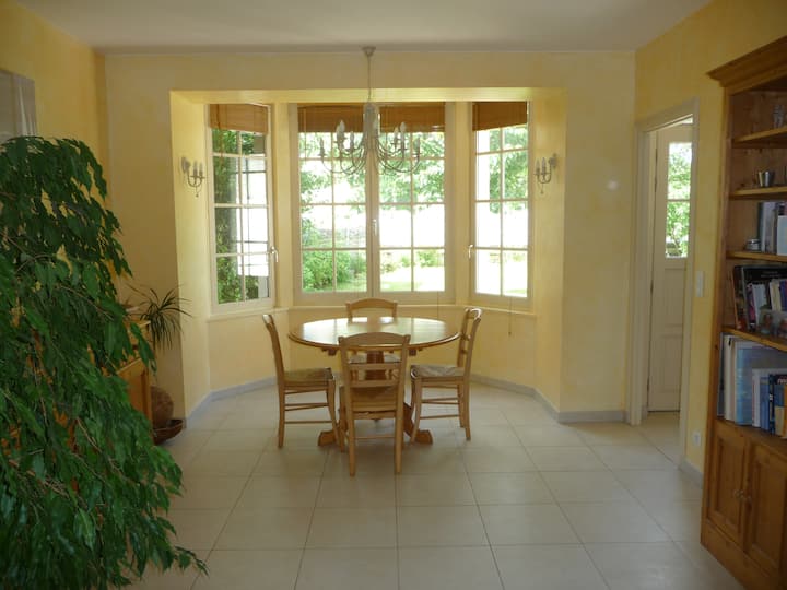 Chambre Dans Maison Rénovée Sur Jardin - Caen