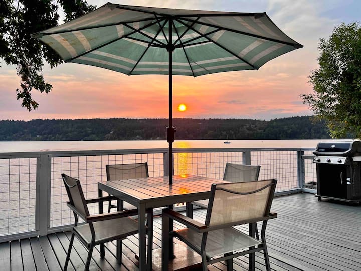 Vashon Maury Private, Relaxing Waterfront Oasis - Vashon, WA