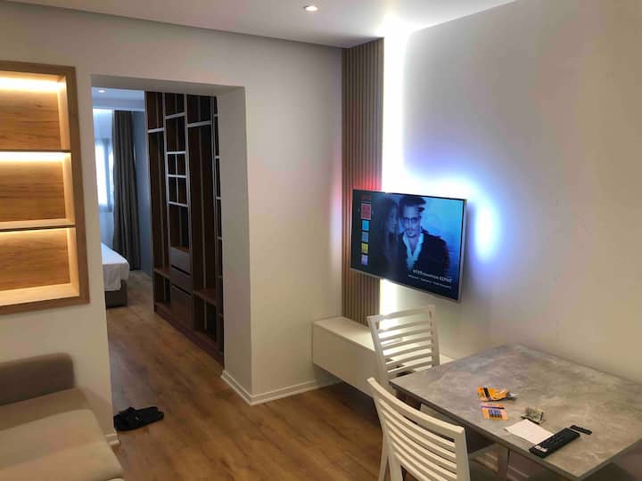 Kokobin | Modern Apt Near City Center 1gbwifi - Albania