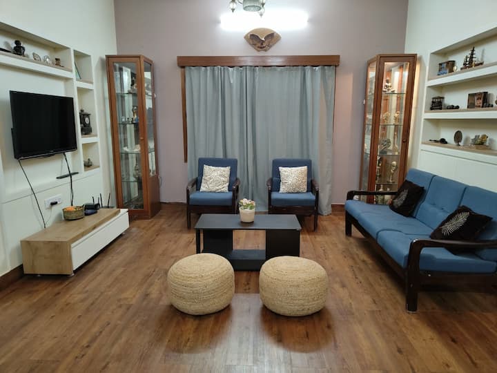 Escapade Spacious 2bhk@ Indiranagar & Manipal Hosp - Bangalore