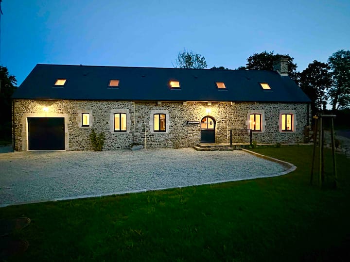 Just Renovated - Beaches 10km! - Doville