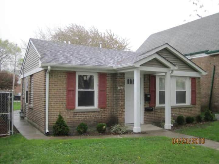 Cute Cozy Cottage 20 Min 2 Downtown - Chicago