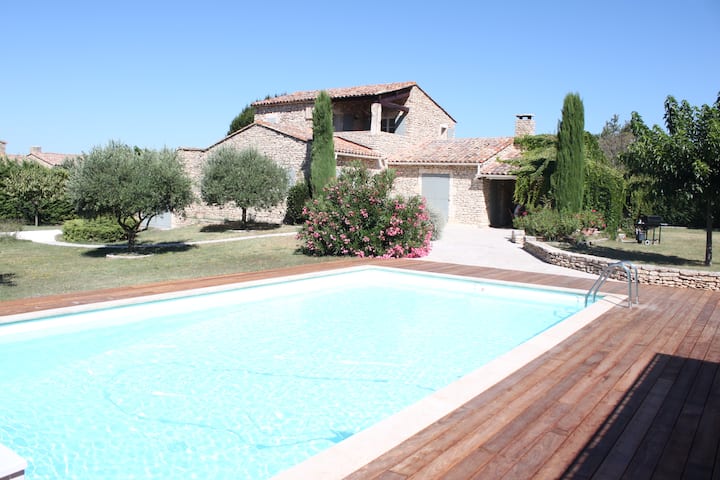 Gordes: Mas Traditionnel, Piscine, Clim - Gordes