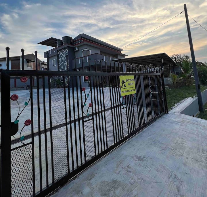 Portdickson Banglo Homestay (12rooms)3min Beach - Port Dickson