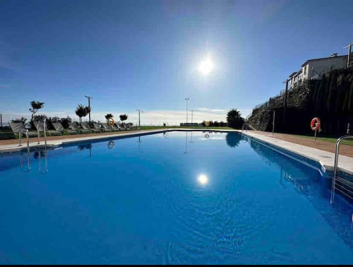 Appartement Lumineux - Terrasse, Piscine & Calme - Andalusia