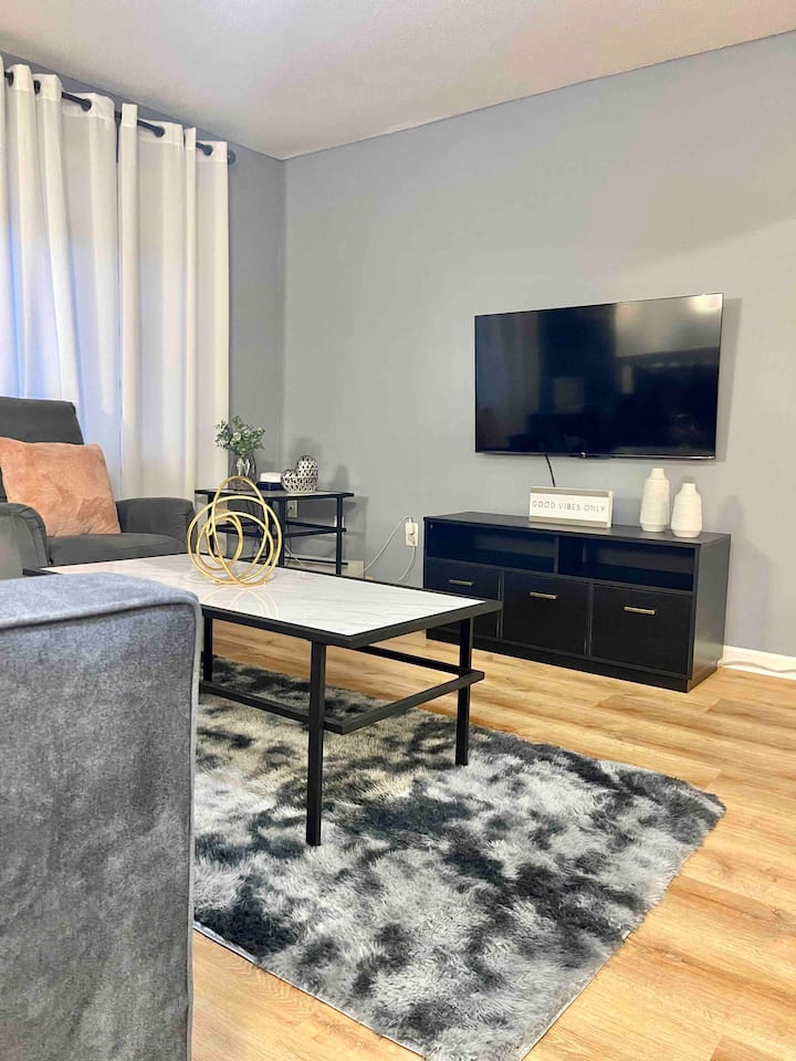 Cozy Home Sleeps 12: 3br W/ Finished Basement - Litchfield, CT