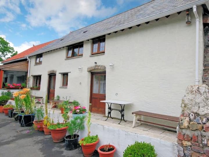 Scenic North Devon Farmhouse Sleeps 8 - North Devon