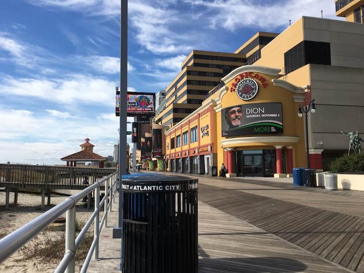 Luxurious Beach House Walking To The Casino, Beach - Atlantic City, NJ