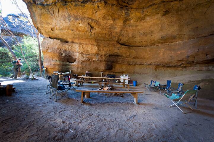 Hatter's Hideout CAVE and Lodge - Caves for Rent in Bell, New South ...
