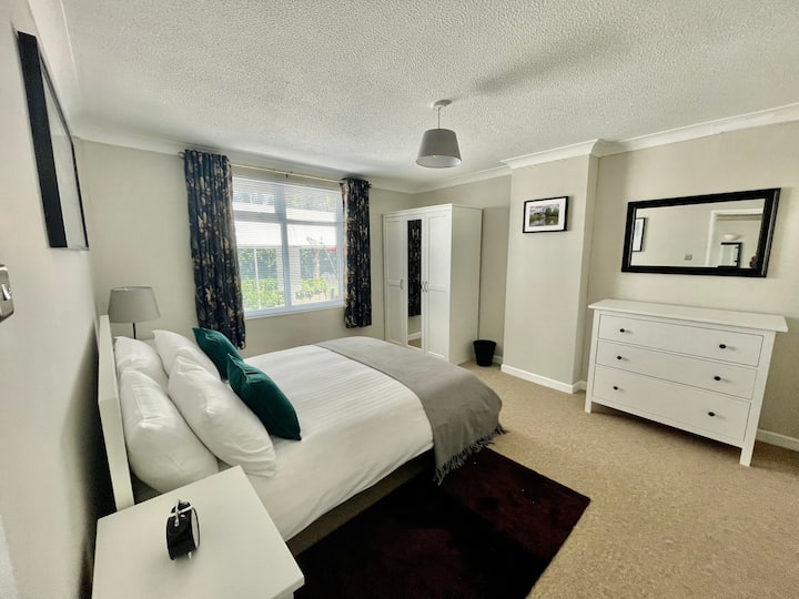 Oakland Apartments Gilwern, Abergavenny Wales (A) - Abergavenny