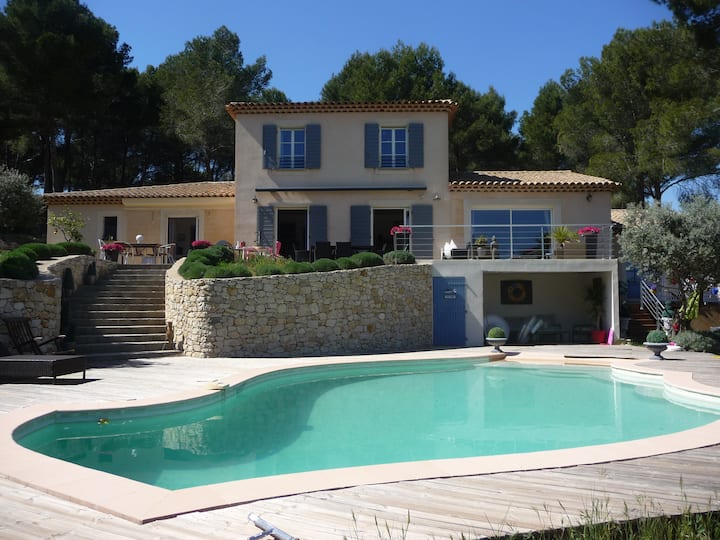Villa Climatisée Grande Piscine, Boulodrome, Vue - Rognac