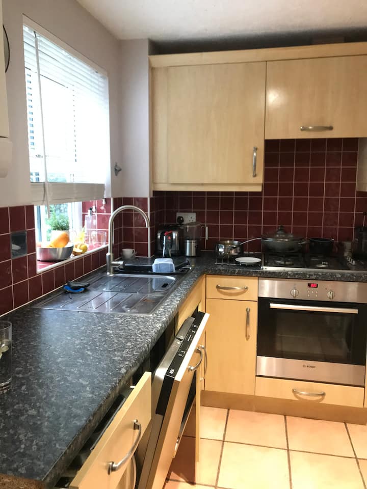 Twin Bed Room, Worcester.
Own Bathroom. - Worcester