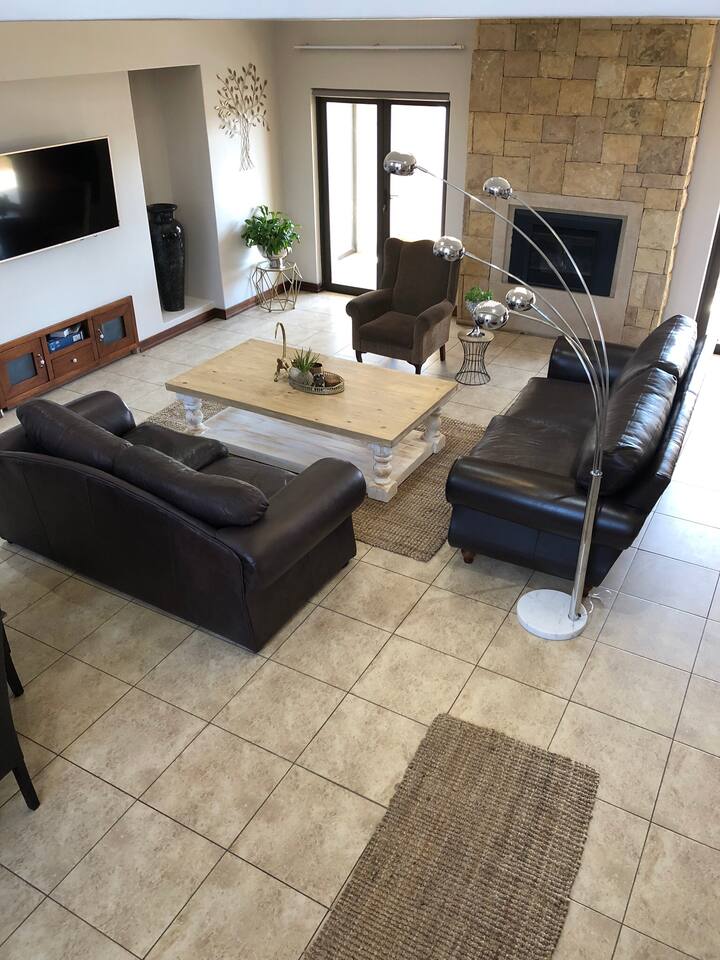 Golf Suites @ Copperleaf  [8 Sleeper] - Centurion