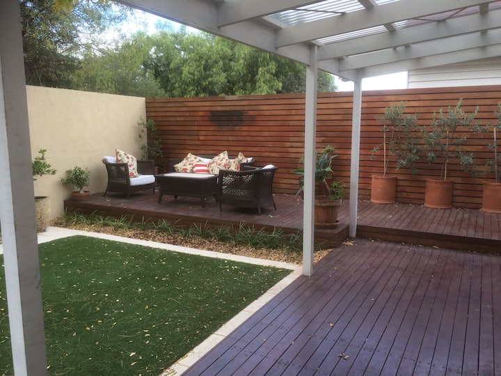Cosy Abode - Melbourne
