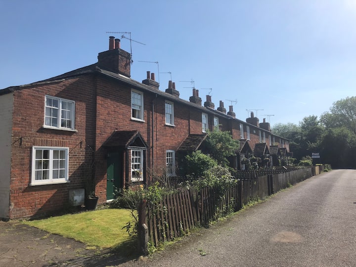 Perfect For Contractors 3 Bedroom + Parking For 2 - Maidenhead