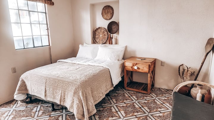 Two Rooms On The Beach + Huge Garden/beach Access - San Juan La Laguna