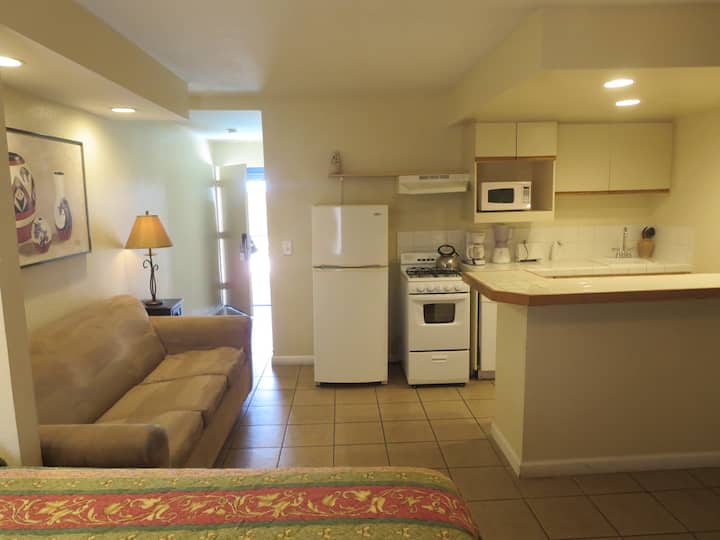 Palm Springs Resort Studio With Pool And Club - Palm Springs, CA