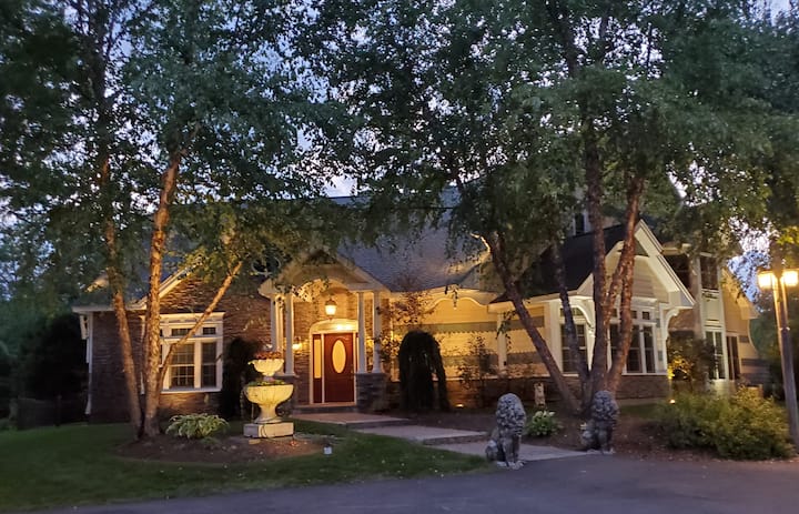 Elegant Estate In Nestlenook W/view Mt Washington - Living Shores Aquarium, Glen