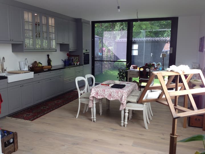 Spacious Room In Charming House - Leuven (Louvain)