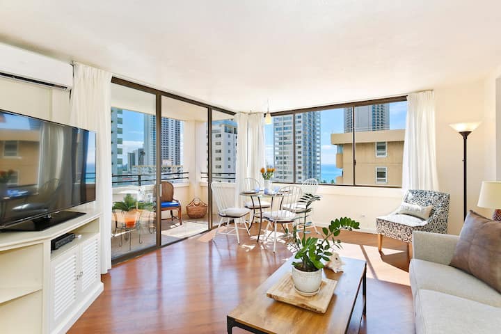 Ocean / Diamond Head Views, Piano Alto, A / C, Lavatrice / Asciugatrice, Wifi, Parcheggio! - Honolulu, HI