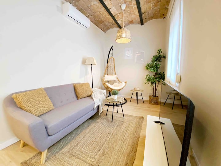 Welcome Apart. Bergueda Street - Barcelone