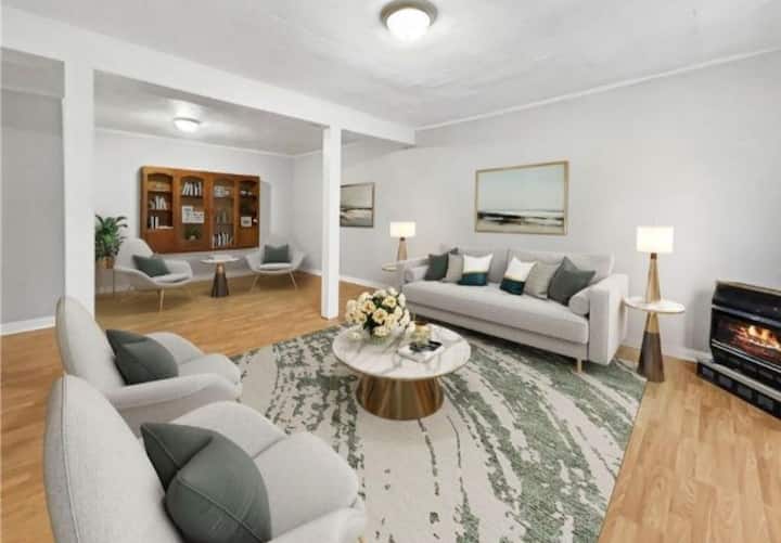 Posh Pinecone Travel Home Upper Level Only - Greensboro, NC