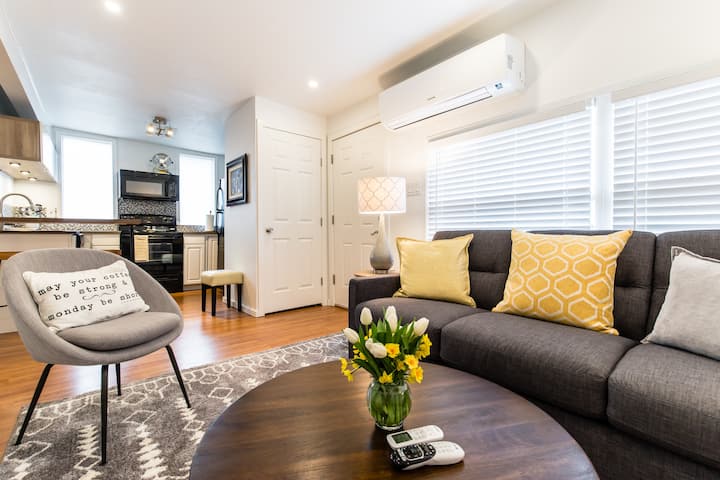 Modern Beautiful,
Cozy Studio Apartment!!!! - Ridglea Hills - Fort Worth